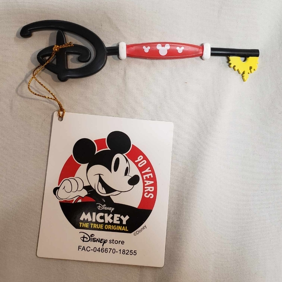 Disney | Accents | Disney Store Mickeys 9th Anniversary Key With Tag ...